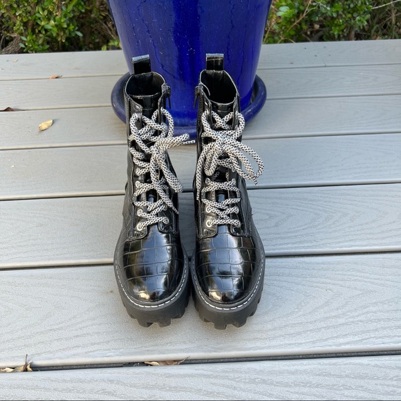 Zara | Shoes | Zara Trf Faux Leather Croc Embossed Platform Lug Sole ...